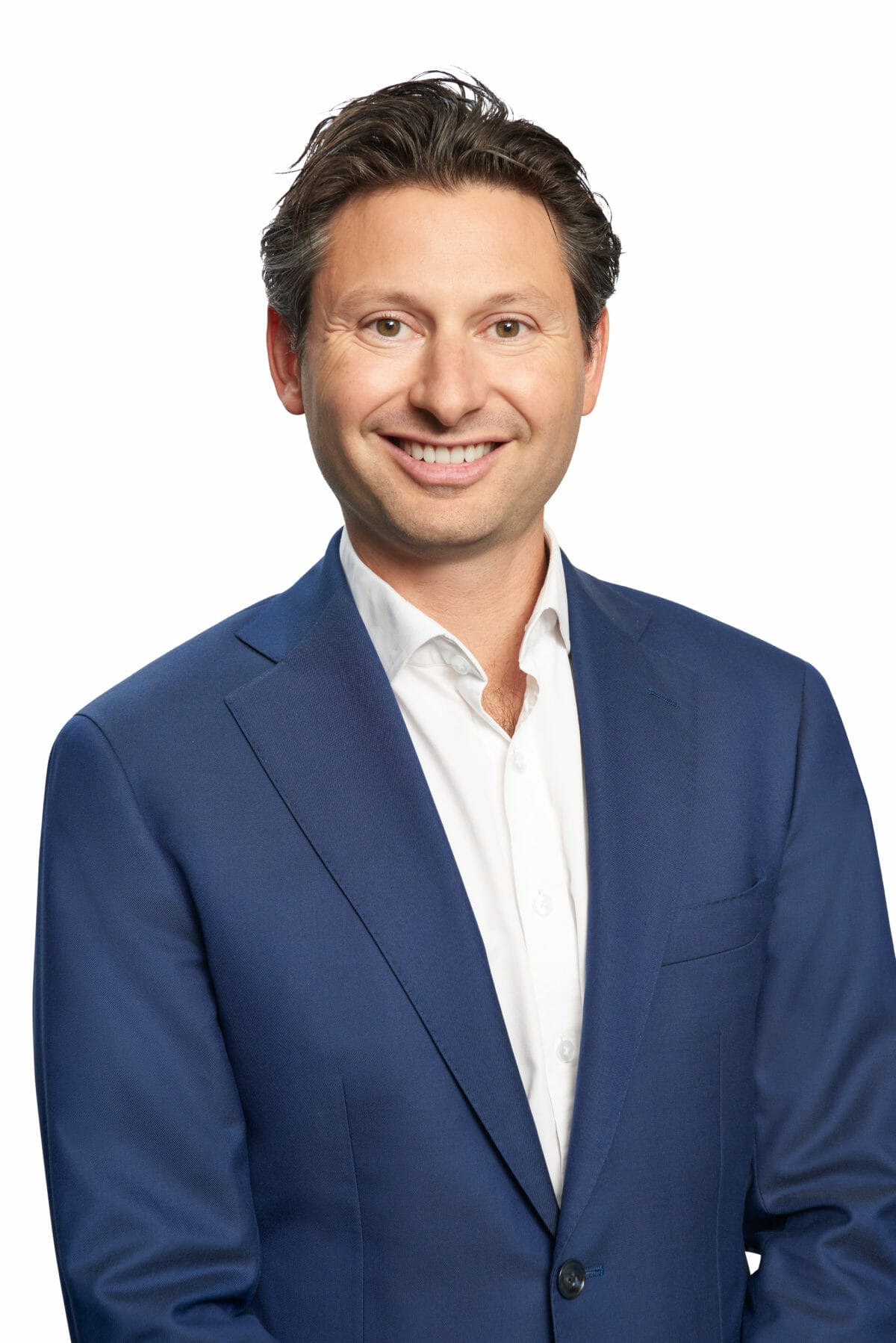 Platform wars: challengers emerge, institutions respond - Professional ...